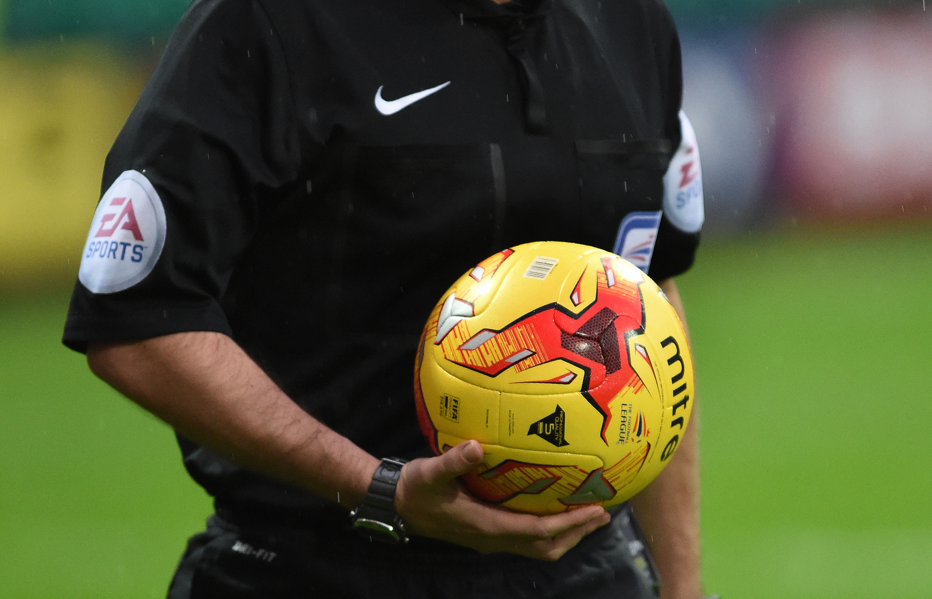 How To Rule The Pitch – Referee Tips - Mitre Blog